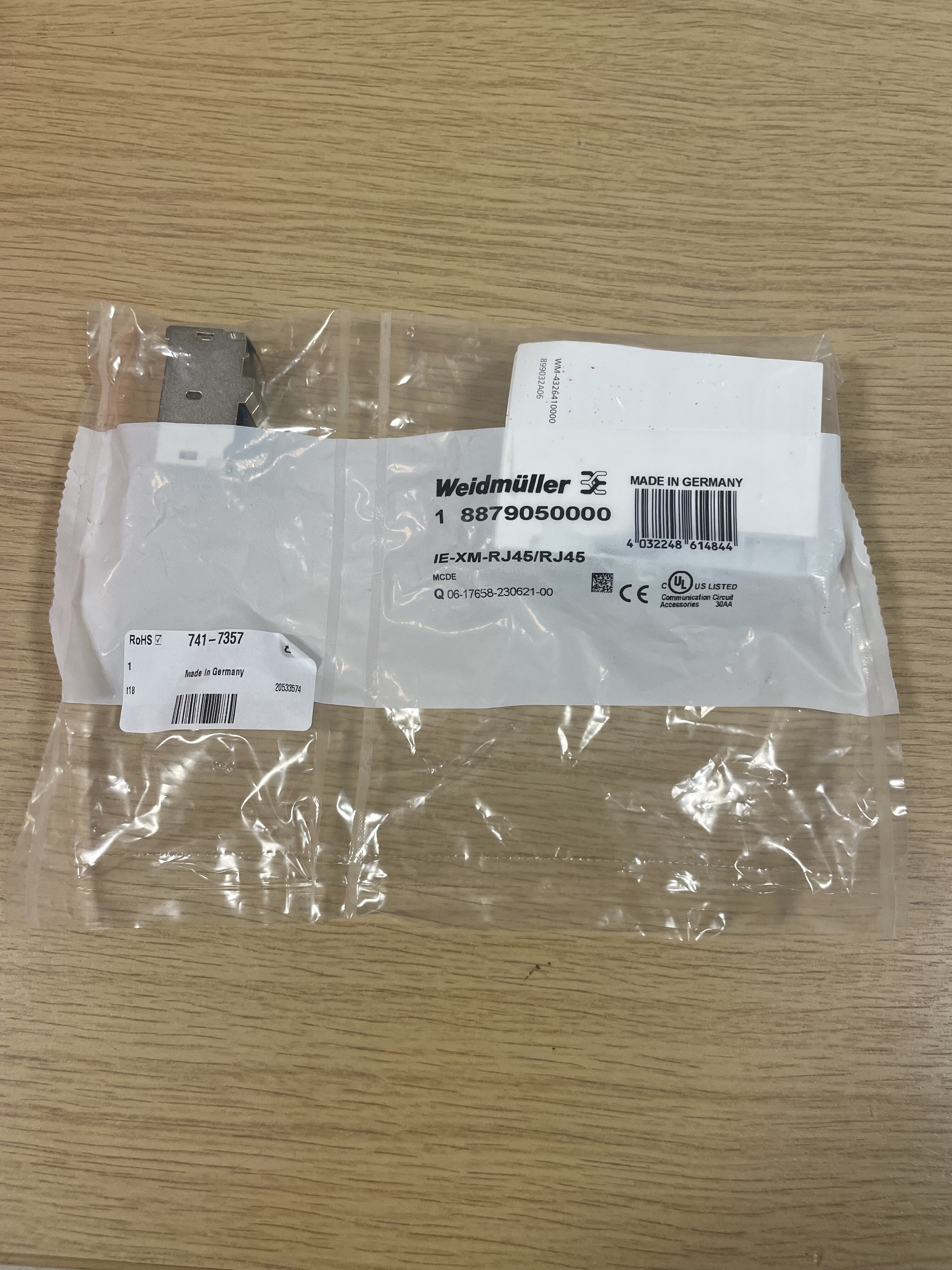 8879050000 (IE-XM-RJ45/RJ45) Weidmuller 2 Contact, RJ45 Female to Female Interface Module, Din ...